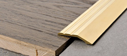 Latón brillo autoadhesivo y agujereado | Progress Profiles